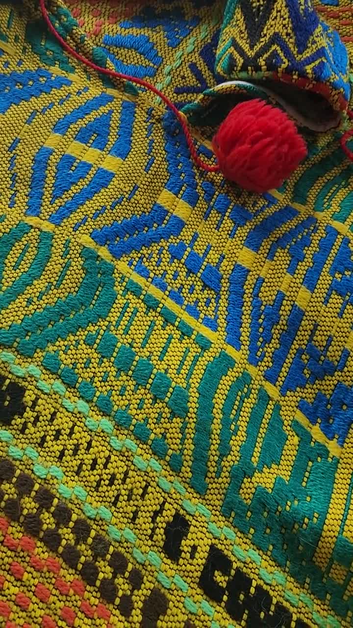1970's Woven Colorful Poncho // Women's One Size Fits Most 1970's Woven Colorful Poncho // Women's One Size Fits Most