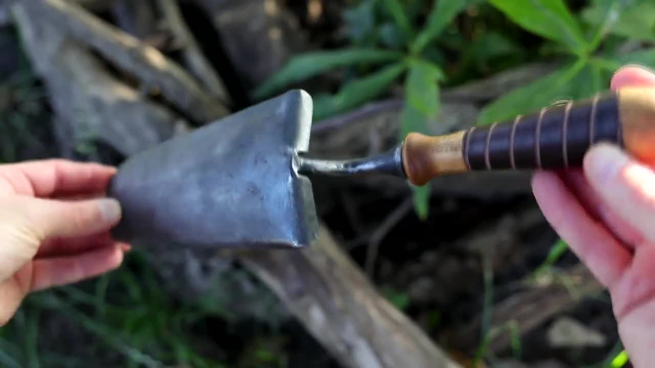 Flat hand trowel store