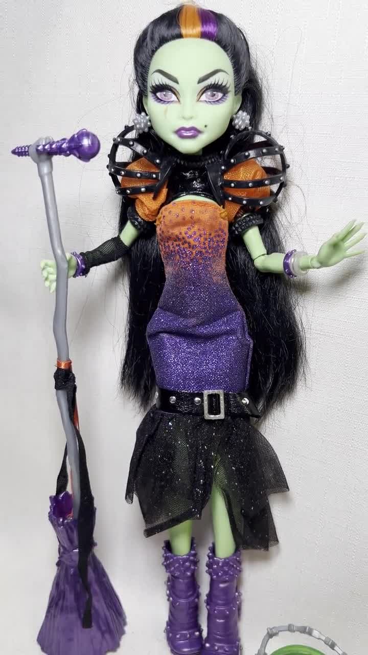Monster High Casta Heftig Monster High Doll Casta Fierce, Authentic