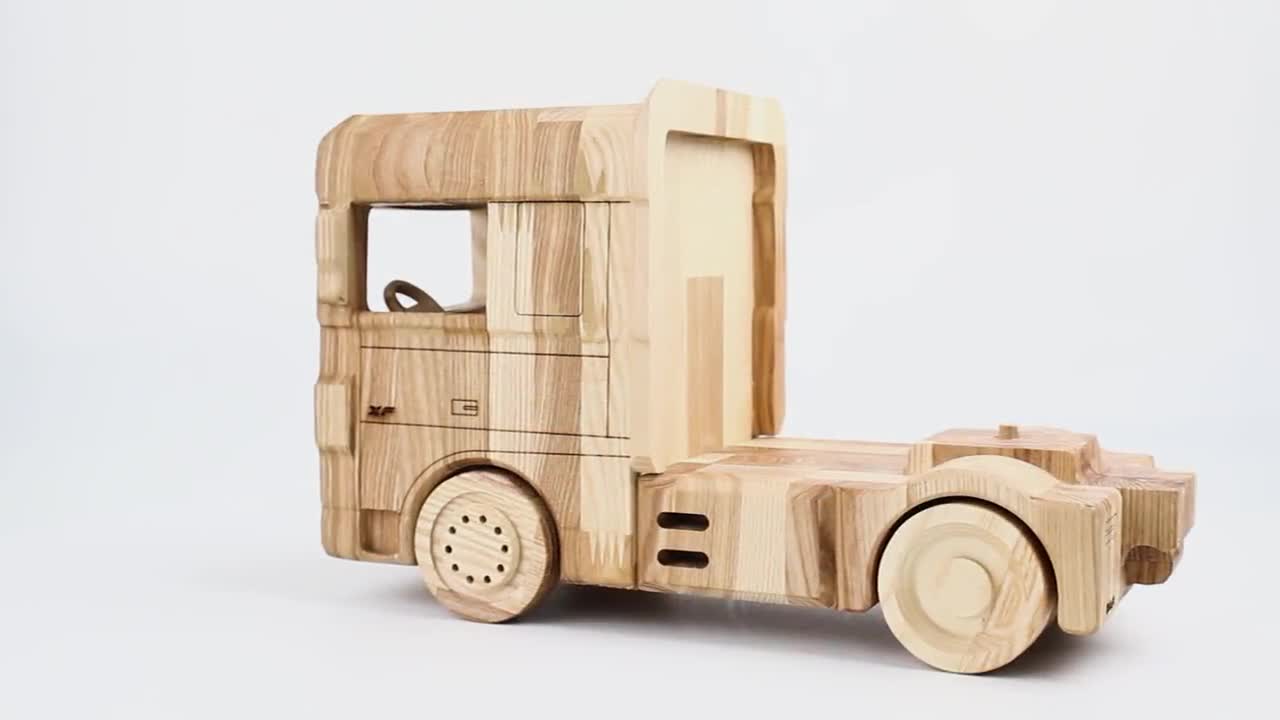 Camiones De Madera Sencillos Licenciado & Amp; Camión De Paseo Scania