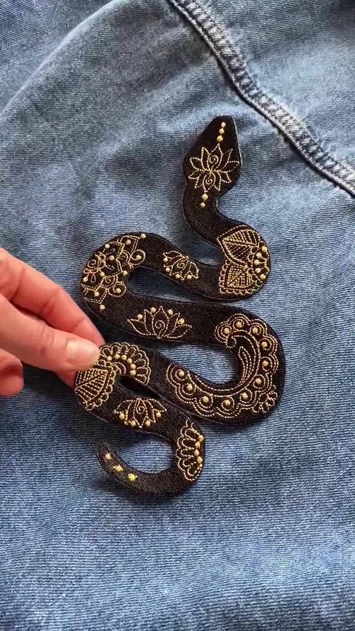 Embroidered Patches Ireland Parches Customized Name Letter On Logo ...